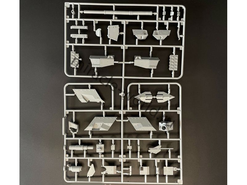 Amusing Hobby 35A058 Leopard 2A8 /основной боевой танк/ 1/35