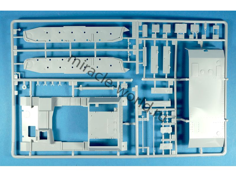 ARK Models 35012 sIG 33 (Sf) на базе Fgst.Pz.Kpfw.II "Sturmpanzer II ...