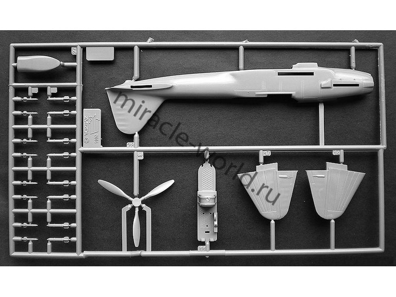Zvezda 7279 Ил-2 образца 1942г. / Самолет Ильюшин тип 2 /штурмовик/ 1/72