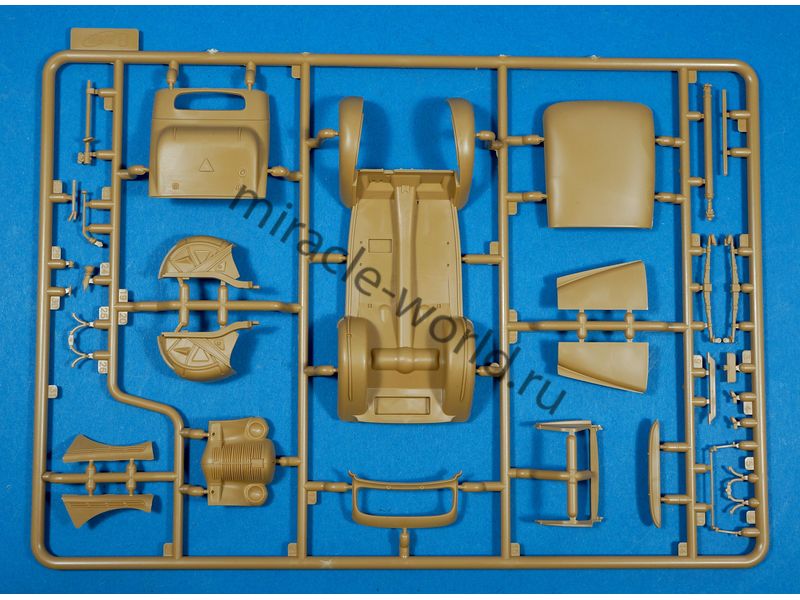 ICM 35480 Opel Kadett K38 с немецкой дорожной полицией /штабная машина ...